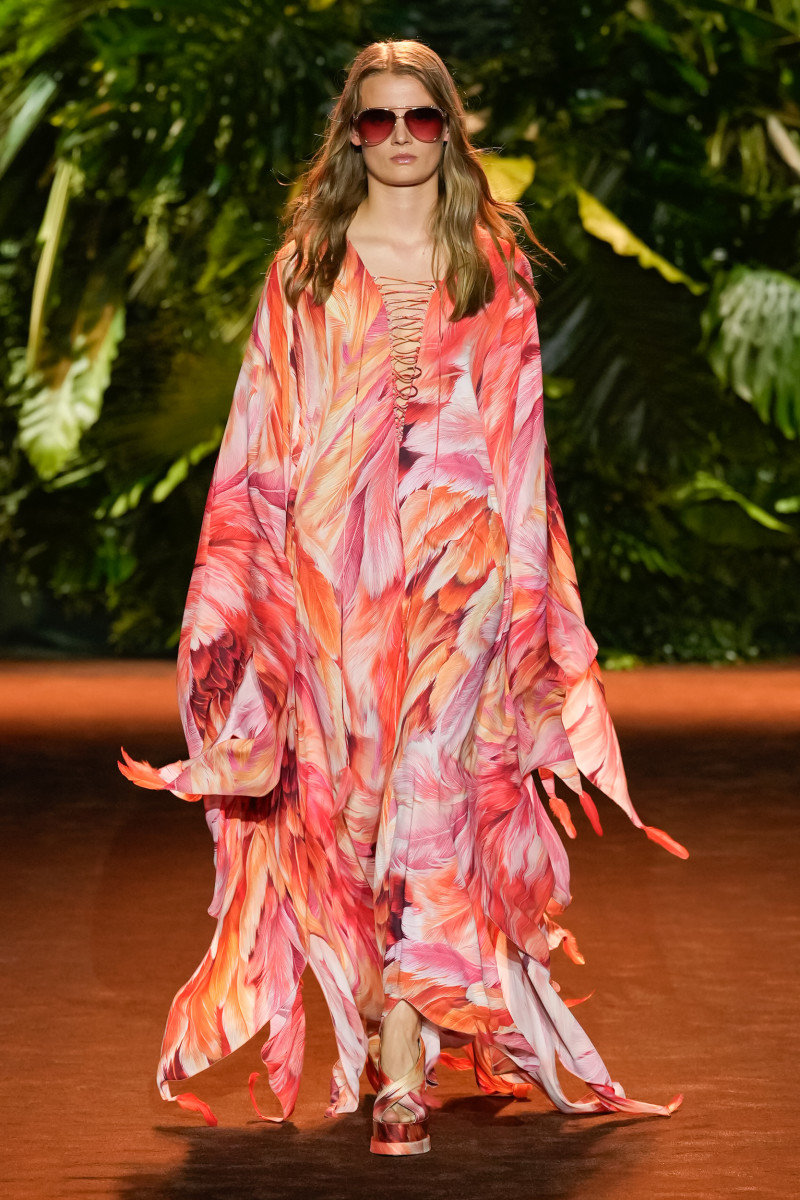 Roberto Cavalli's Spring 2024 Collection Evokes a '70s Disco Jungle ...