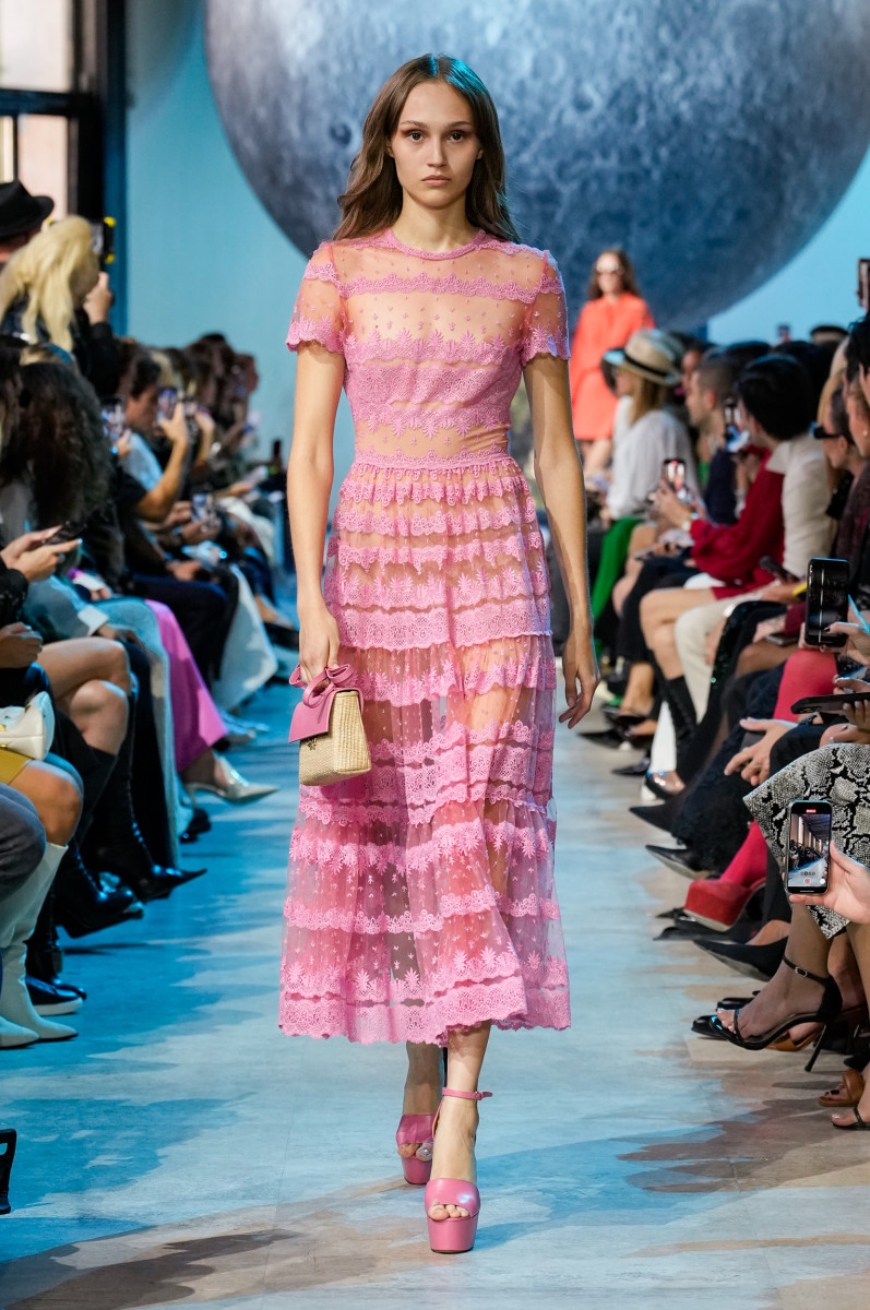 Elie Saab's Downtown-Princess Aesthetic Takes a Wearable Spin for Spring 2024 - Fashionista
