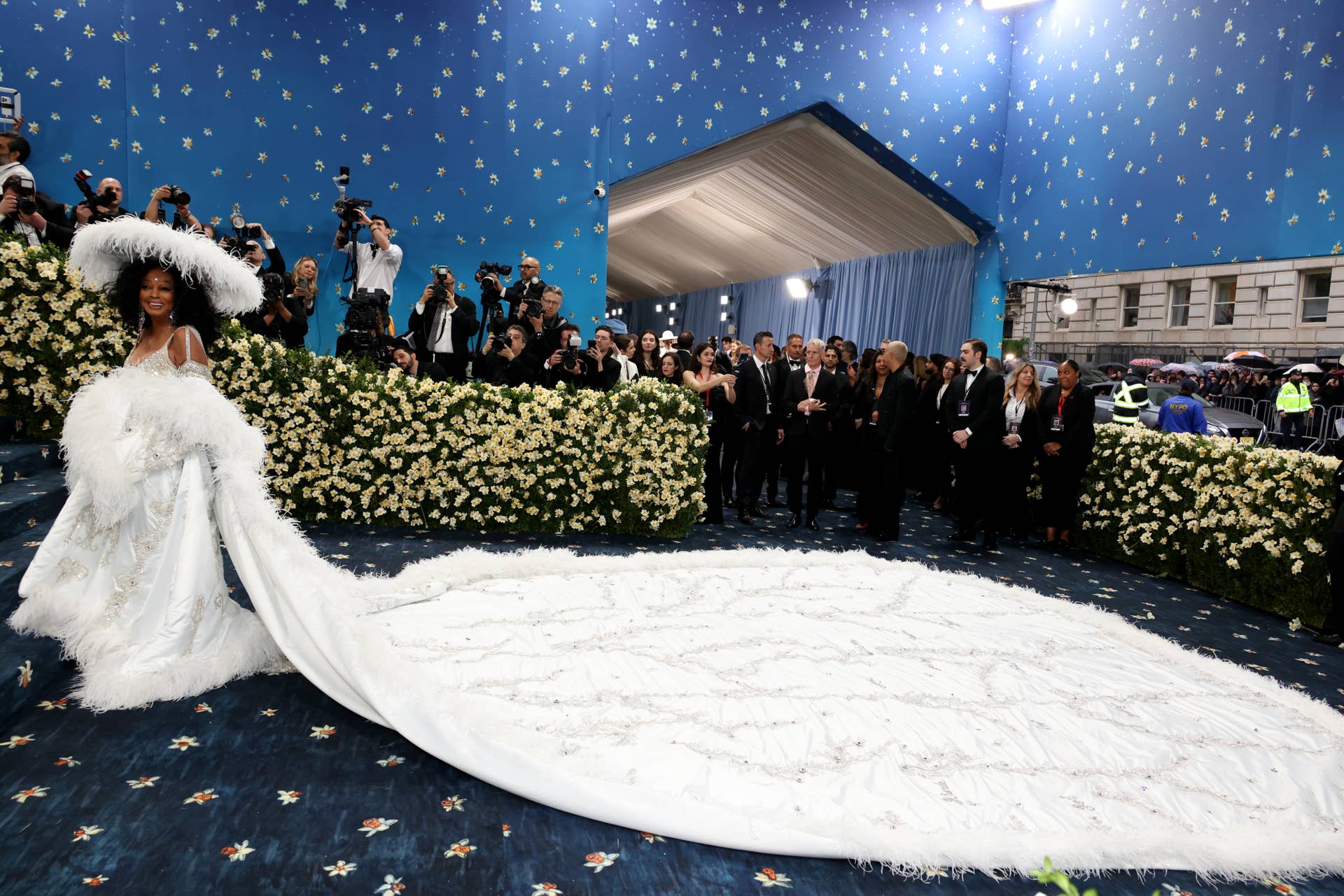 See Every Look from the 2025 Met Gala Red Carpet - Fashionista