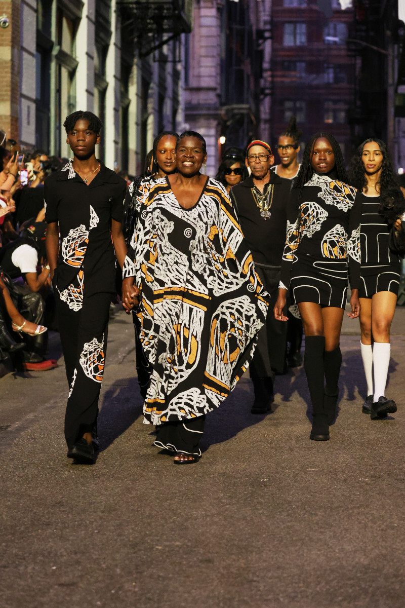 Telfar's 20th Anniversary Show was a Love Letter to Community - Fashionista