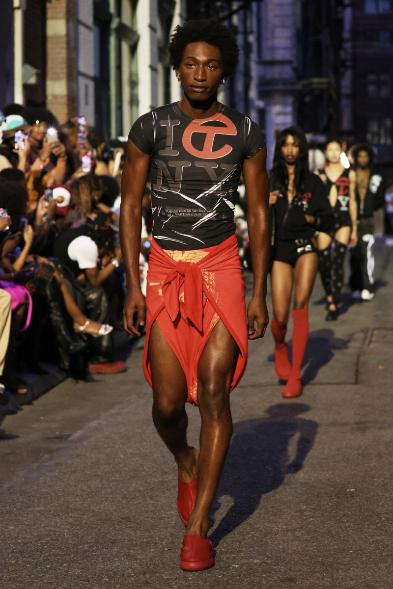 Telfar's 20th Anniversary Show was a Love Letter to Community - Fashionista