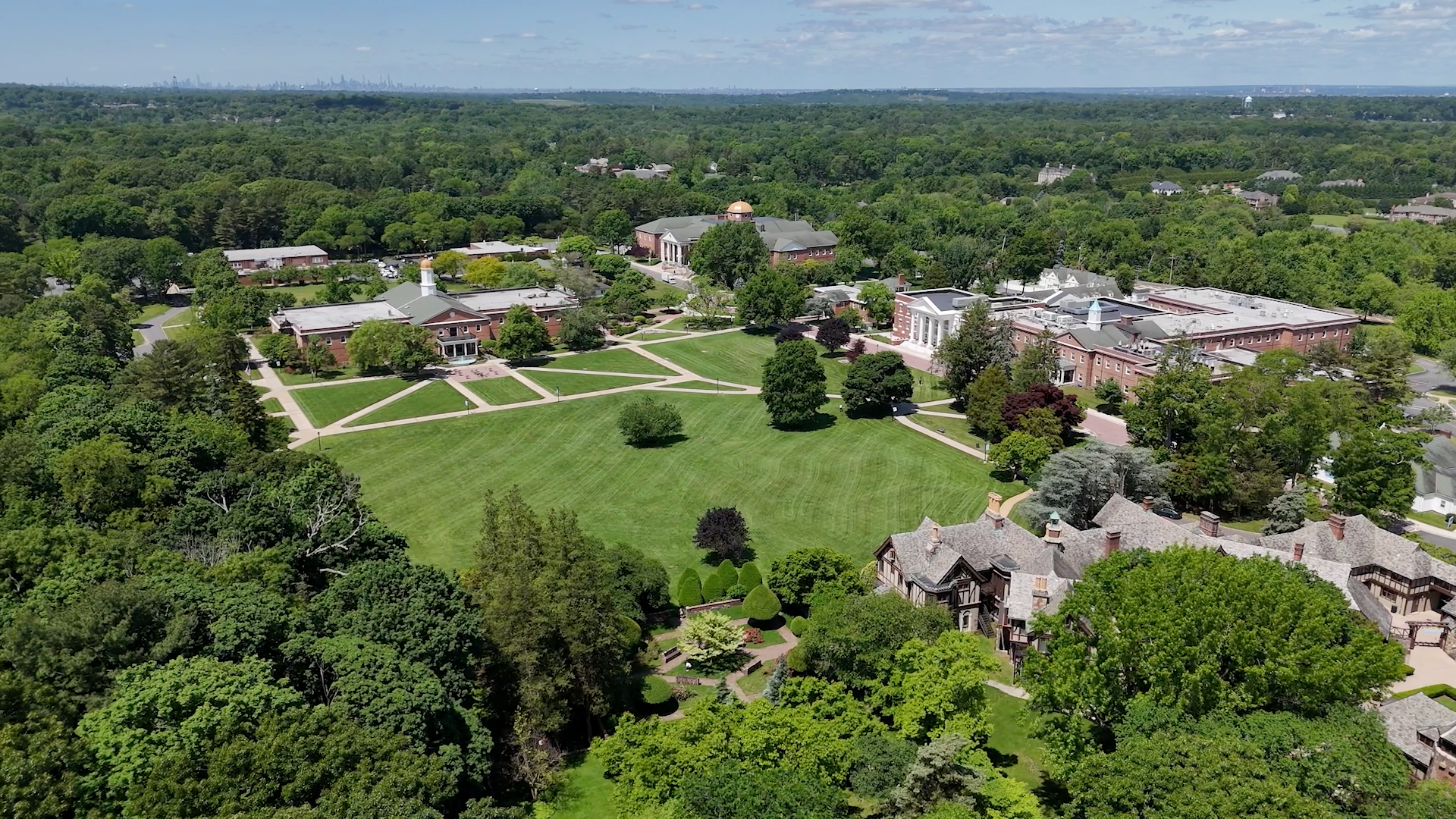 Long Island University (LIU) - Fashionista