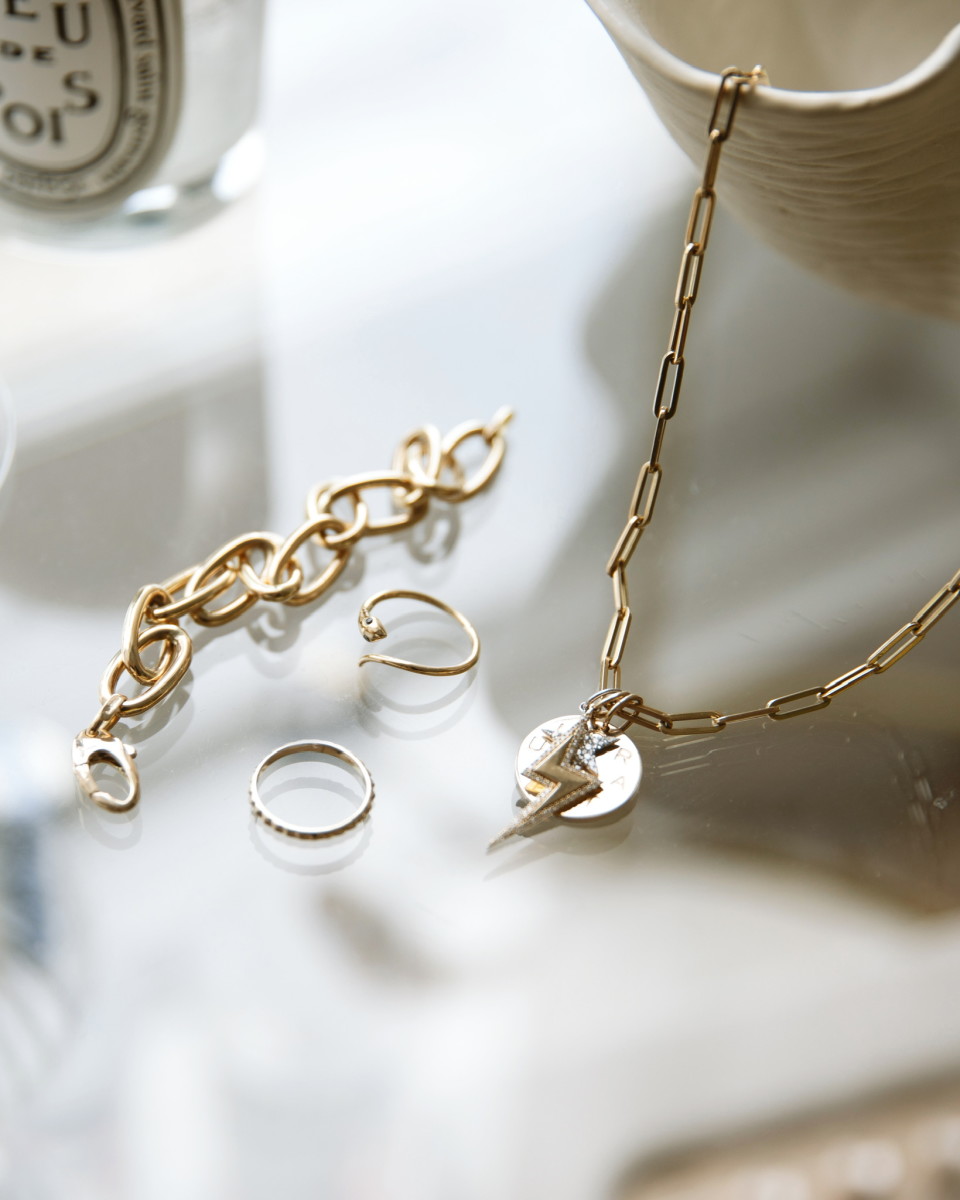 Ali Weiss Jewelry: An Accessible, Celebrity-Loved Fine Jewelry Brand ...