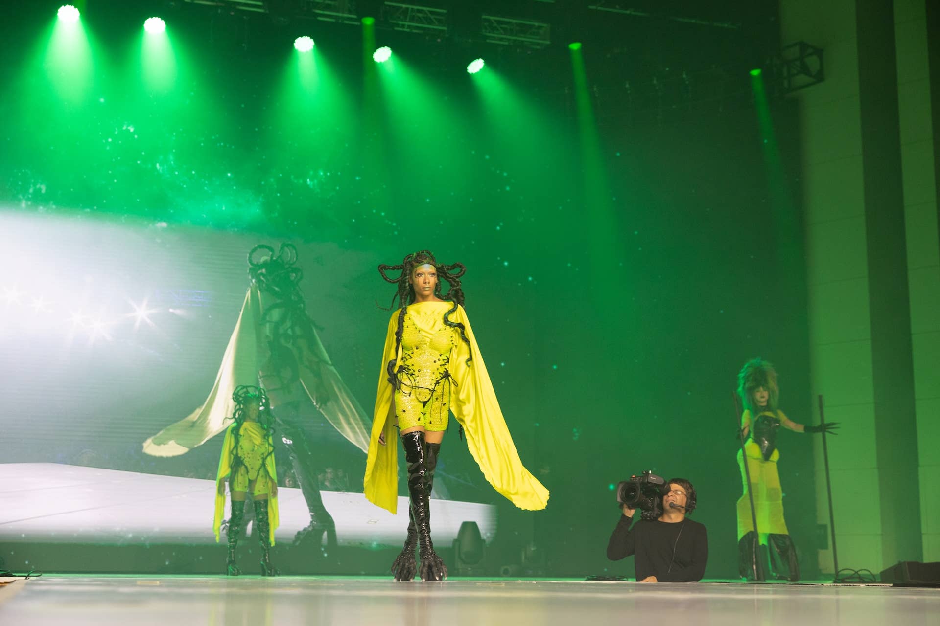 At Aveda Congress 2025, Hair Pros Urged Stylists to Know Their Worth ...
