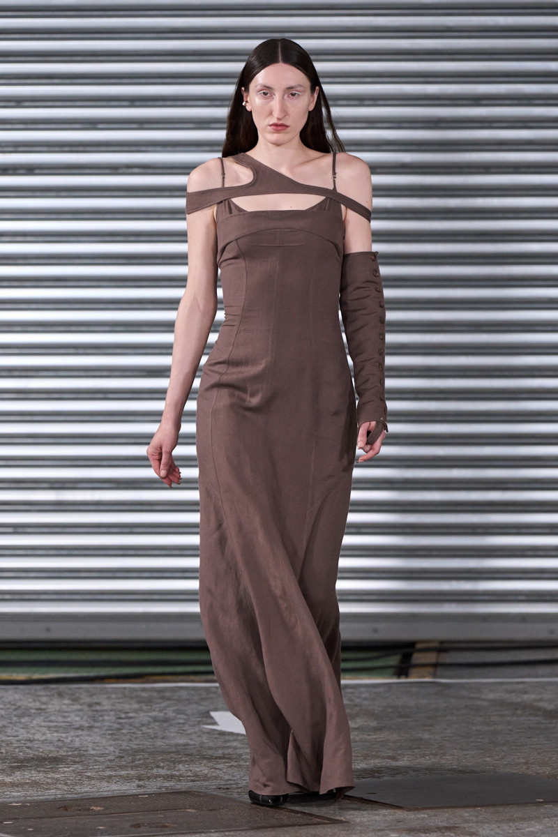 Jane Wade's Spring 2026 Workwear Looks Like it Was 'Wiped Across a Dusty Floor' - Fashionista