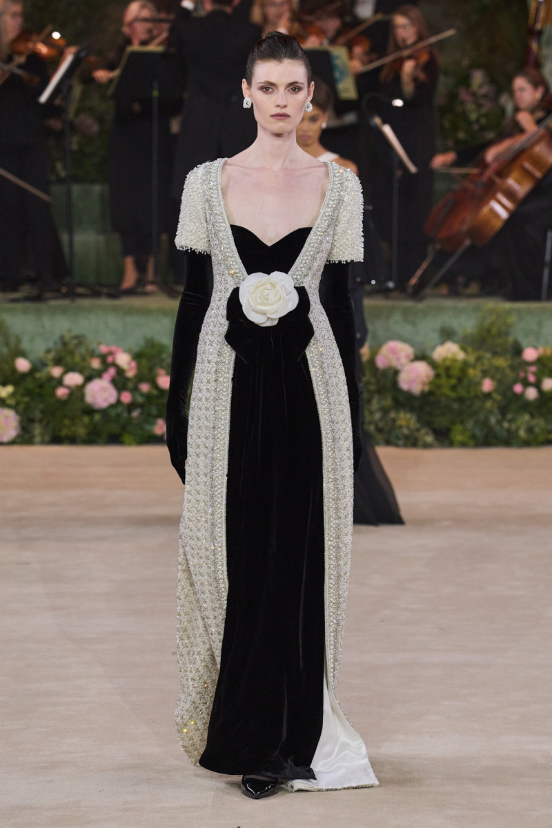 Richard Quinn Invites Guests to 'a Night at the Opera' for Spring 2026 ...