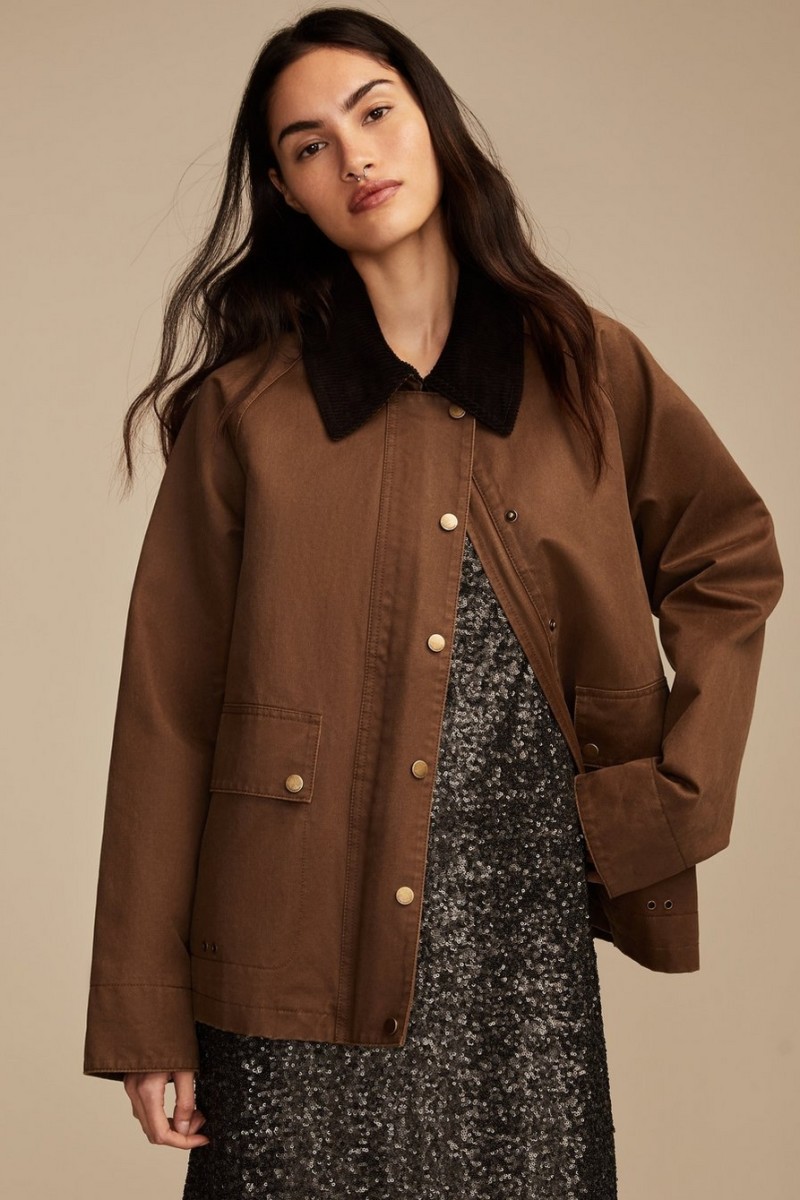 Barn Jackets Are The Practical Fall Trend That Will Stand the Test of ...