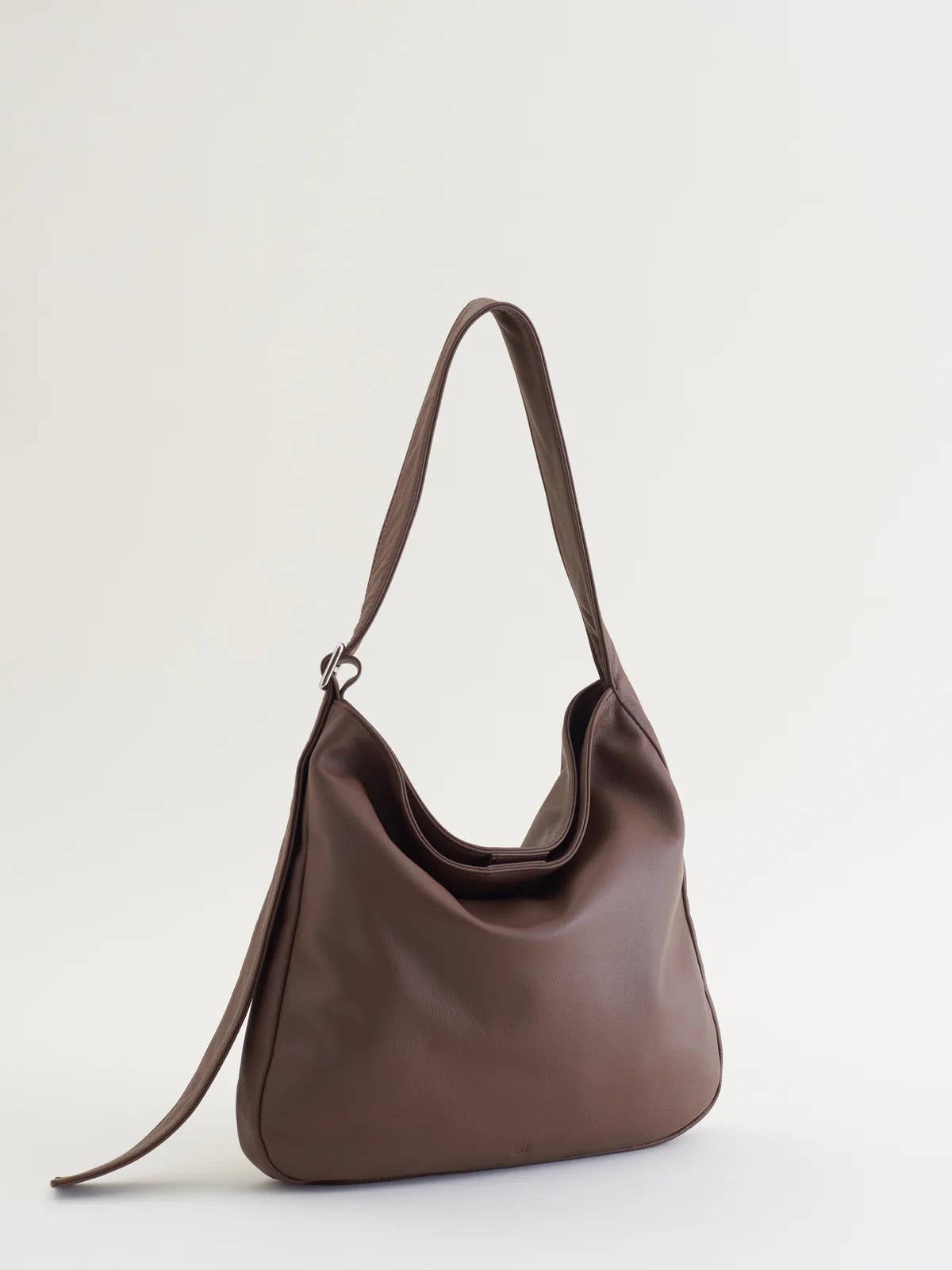 Where Are All the Chic, Mid-Price Handbags? - Fashionista