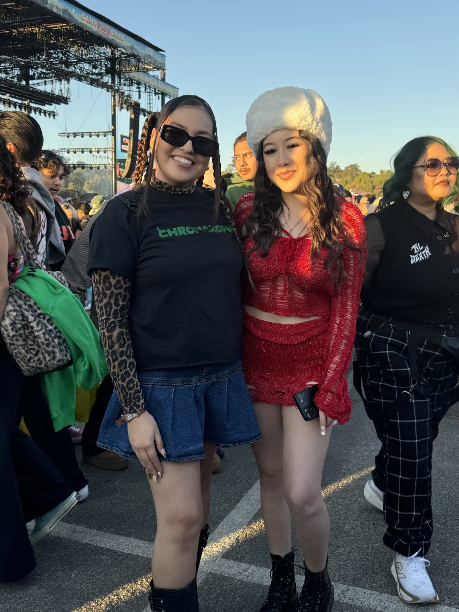 Plaid Maxi Skirts, Chuck Taylors and Lots of Layering Took Over Street ...