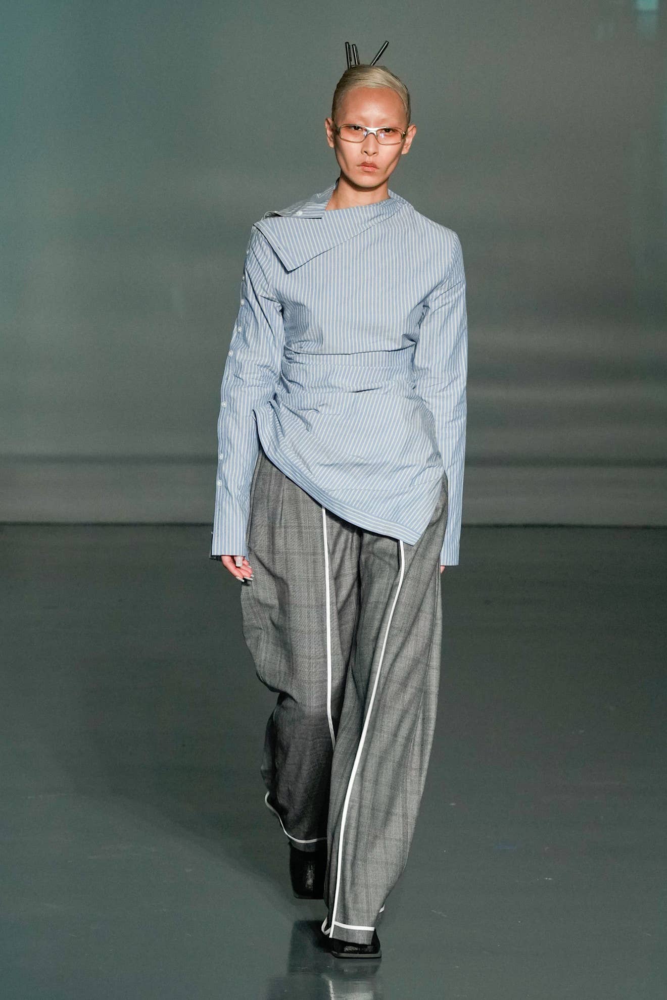 Jane Wade Brought a High-Fashion Boardroom to Life for Fall 2025 ...