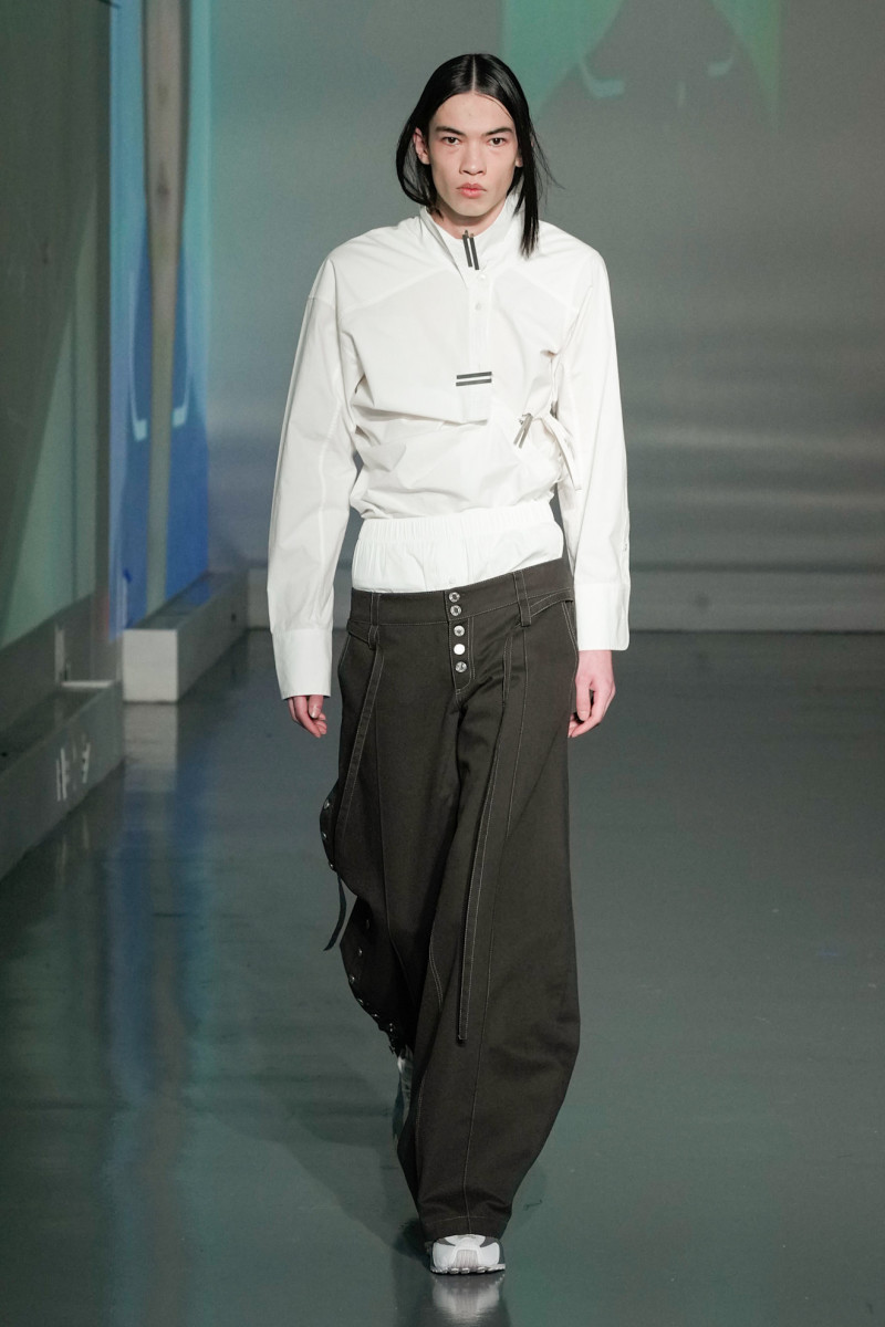 Jane Wade Brought a High-Fashion Boardroom to Life for Fall 2025 ...