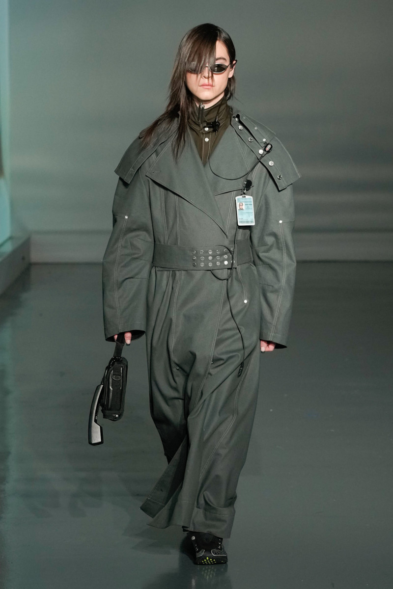 Jane Wade Brought a High-Fashion Boardroom to Life for Fall 2025 ...