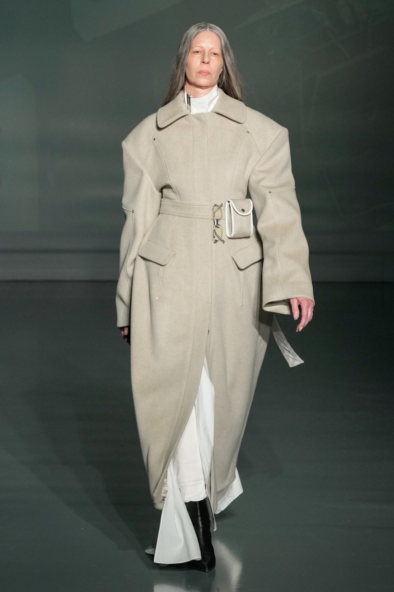 Jane Wade Brought a High-Fashion Boardroom to Life for Fall 2025 ...