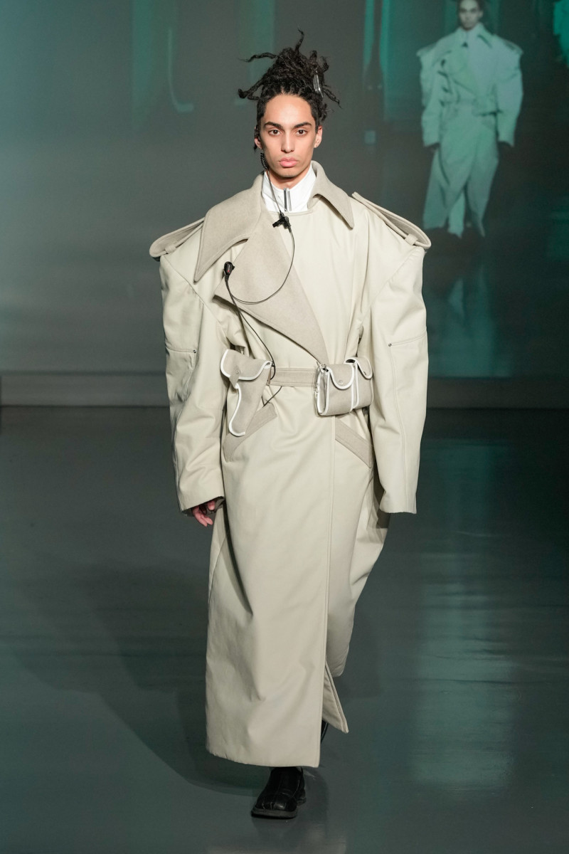 Jane Wade Brought a High-Fashion Boardroom to Life for Fall 2025 ...