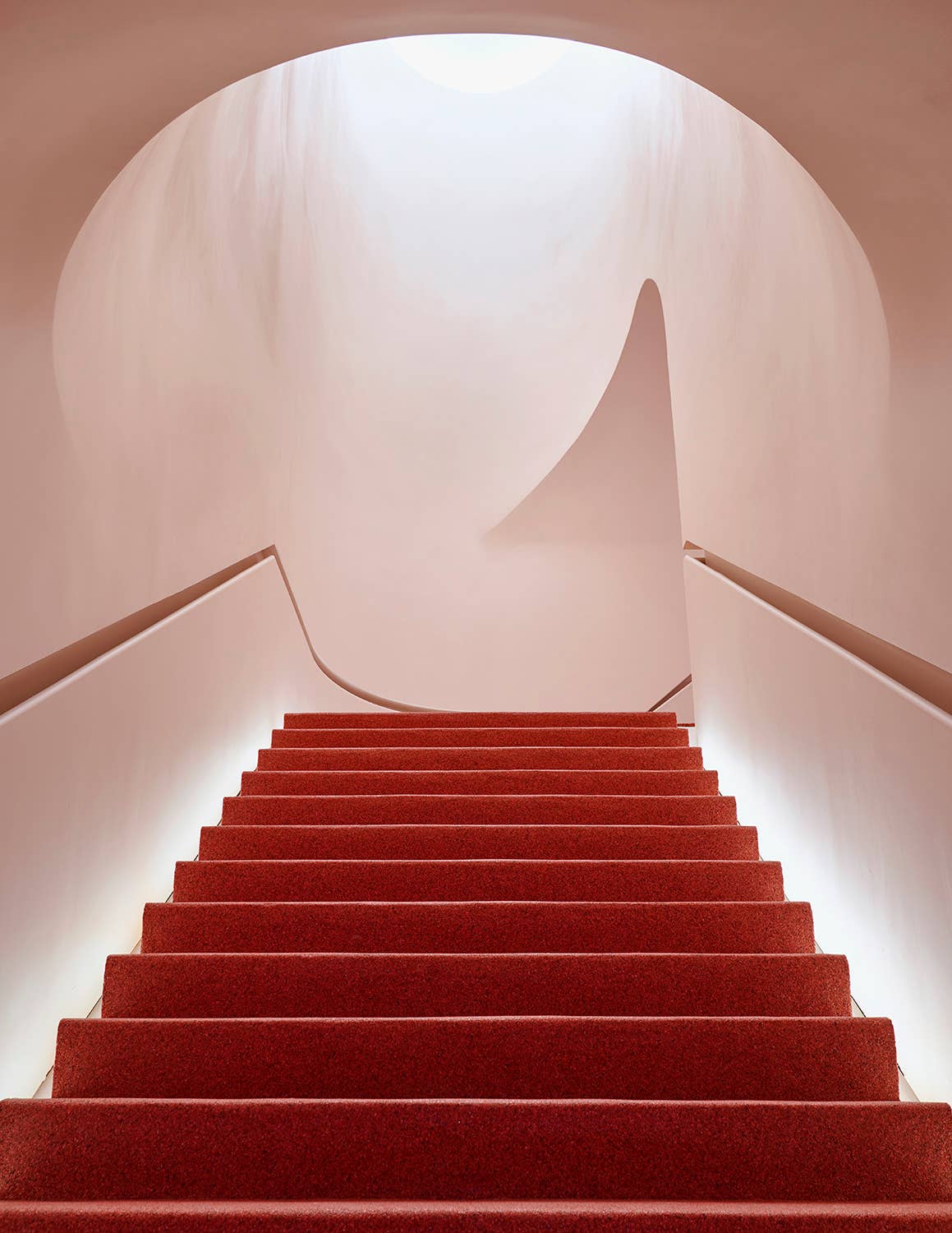 Inside Glossier's New Flagship and 'Experiential Boy Brow Room ...
