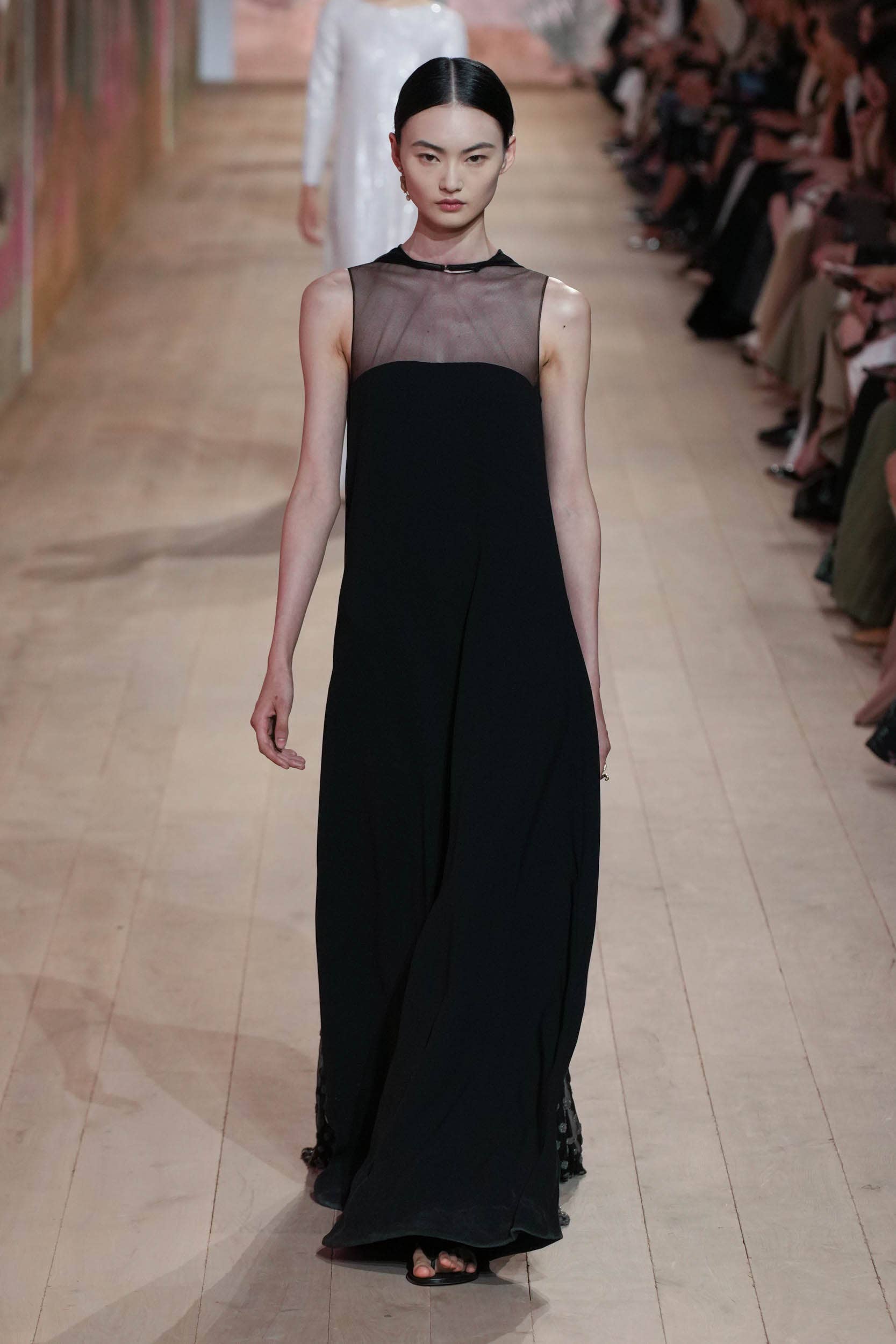 Dior Presents a Neutral-Toned, Greek Goddess-Inspired Couture ...